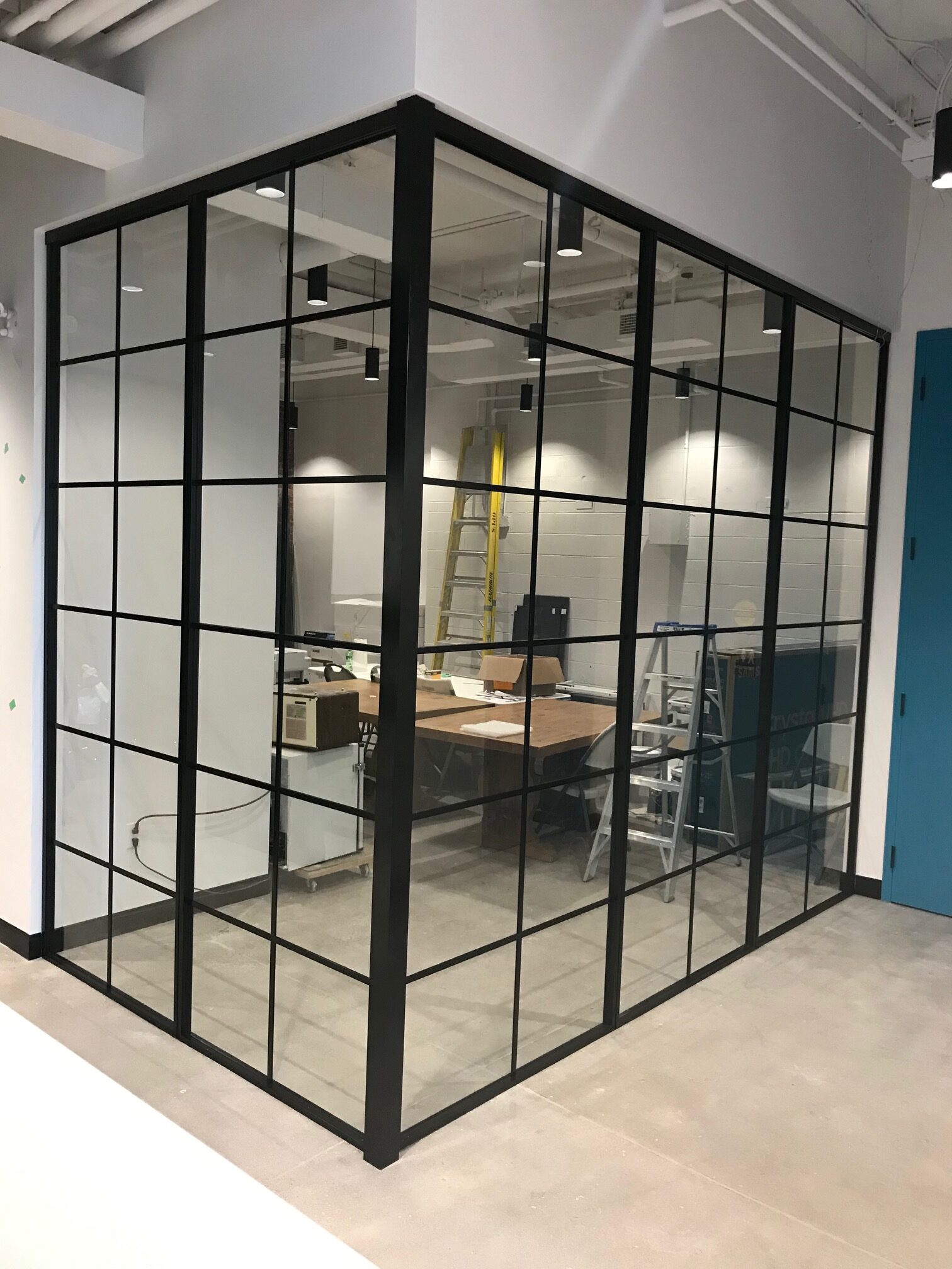 LUMI Glass Divider - Komandor